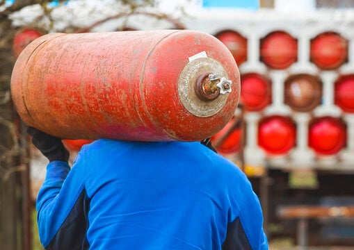 How To Safely Store Oxygen Cylinders In The Workplace