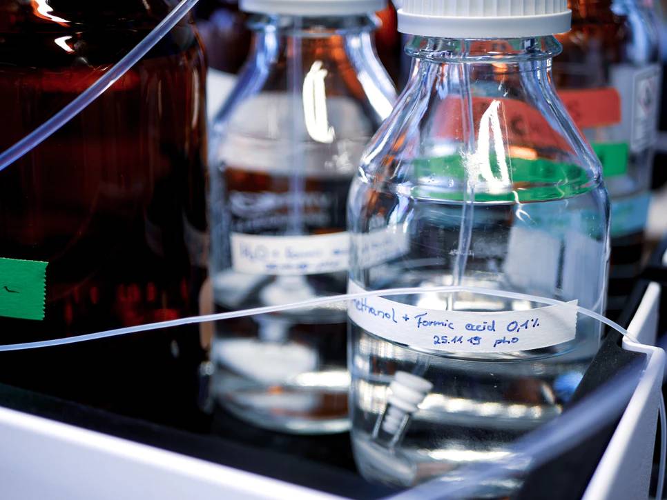 How to Store and Handle Chemicals in Laboratories: A Complete Guide