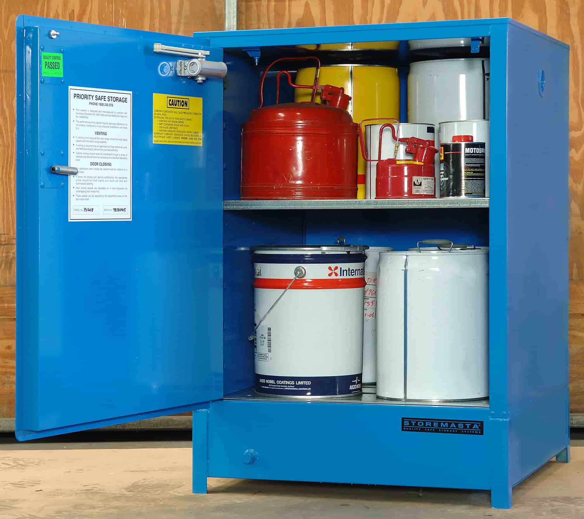 How to source a chemical storage cabinet….it’s more than a trip to Bunnings